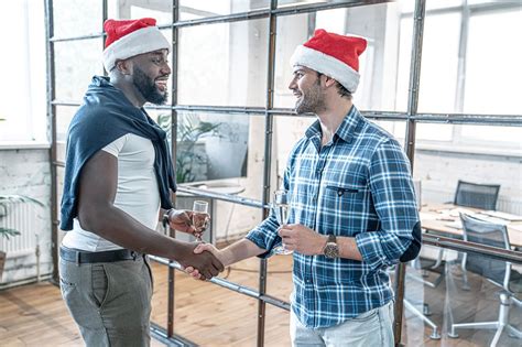 12 Holiday Networking Tips You Should Know Work It Daily