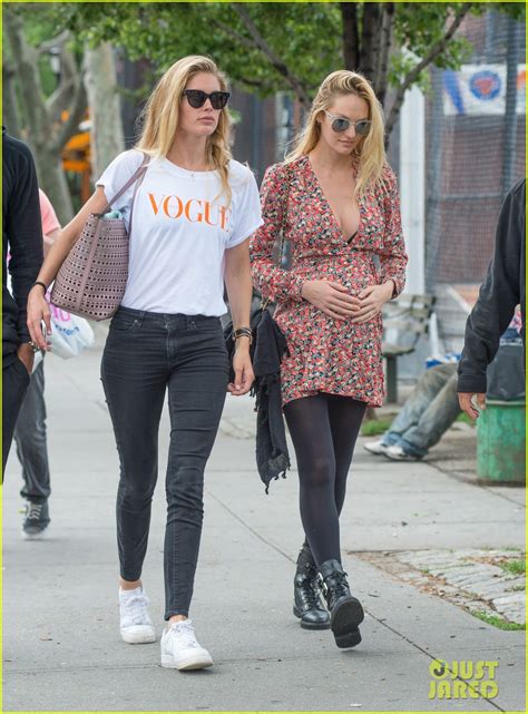 Photo Pregnant Candice Swanepoel Lunches With Pal Doutzen Kroes 17