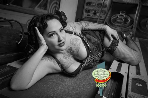 Bunga Tidur Classic Pinup Girl Photo Shoot With Boudoir Louisville