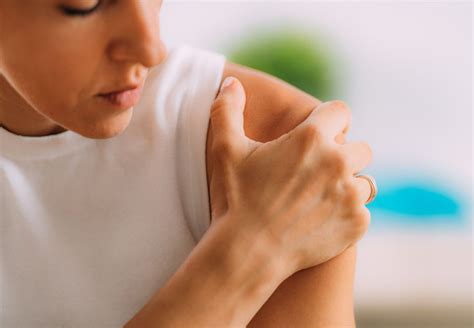Treating Shoulder Pain And Rotator Cuff Issues With Chiropractic