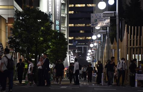 ルポ路上売春：ホテル入り口で「警察です」 歌舞伎町で急増の路上売春、集中摘発 [写真特集3 4] 毎日新聞