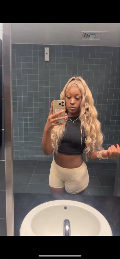 Ash Blonde Hair HD Transparent Lace Human Hair Wigs Body Wave