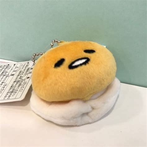 【震撼精品百貨】蛋黃哥gudetama~三麗鷗gudetama絨毛娃娃吊飾 荷包蛋09782 吊飾別針 Yahoo購物中心