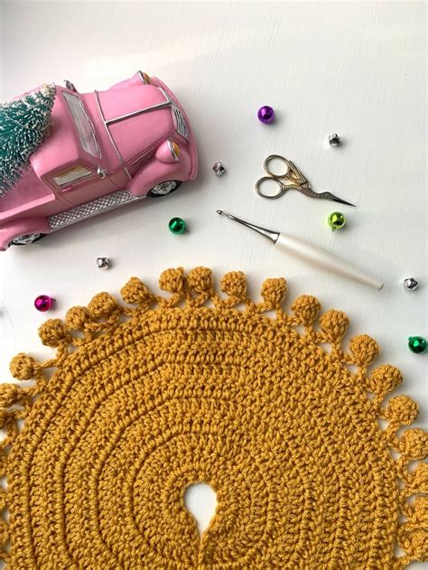 Free Crochet Pattern Mini Christmas Tree Skirt