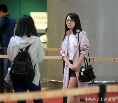 45歲楊鈺瑩熱褲秀美腿 穿梭人群無人識 每日頭條