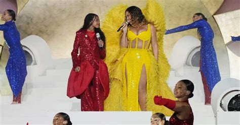 Beyoncé Performs Brown Skin Girl With Blue Ivy At Dubai Concert