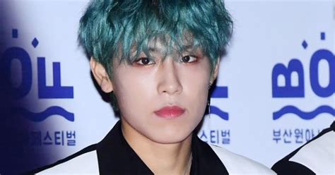 St포토 에이비식스 박우진 이제는 상남자
