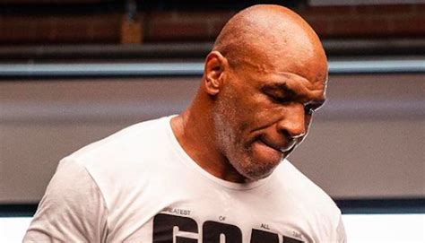 La Légende De La Boxe Mike Tyson Souvre Sur Un Incident De Coup De