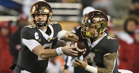 Tanner Morgan With A Breakout Game Leads Gophers Over Hoosiers 38 31