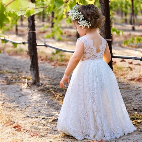 Vestido Infantil Helena Longo em Renda Chantilly Elegante Branco Menina ª Comunhão Festa
