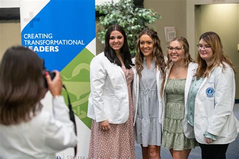 Pharmacy Students Celebrate Milestone In Pinning Ceremony Neomed