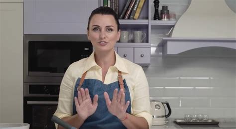 Мастер Шеф Глинська дала рецепт мякого пісного печива з апельсином відео Читайте на Ukr Net