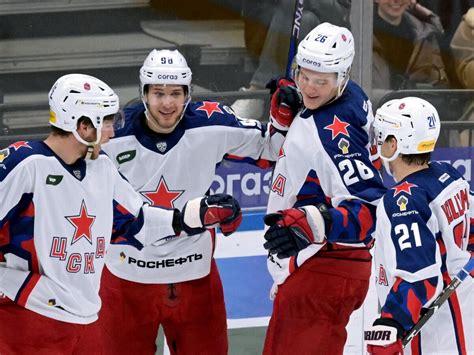 ЦСКА без тренера обыграл "Торпедо" и вышел в плей-офф КХЛ | Спорт РИА ...