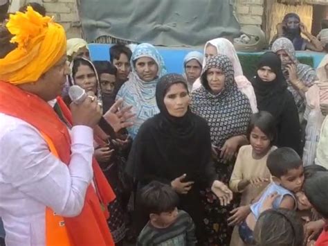 Muslim Community Raised Slogans Of Jai Shri Ram In Bhadohi भदोही में