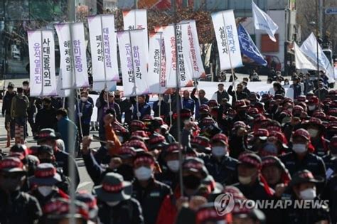 민주노총 시위 근황 포텐 터짐 최신순 에펨코리아