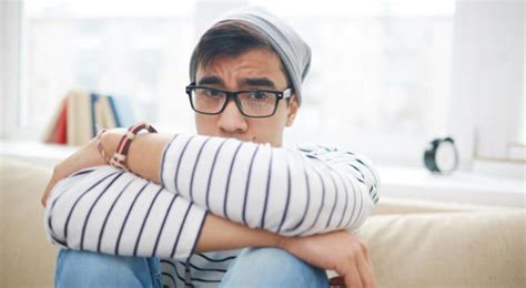 Хөдөлмөрийн зах зээл дээрх залуу эрс идэвхгүй боловсролгүй ганцаардмал болж байна Мэдээ