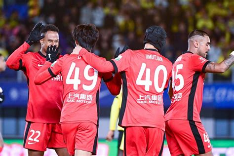 吕文君赞李新翔：一颗新星的燃起，继续加油，海港亚马尔