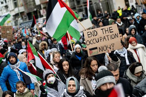 Berlin Tausende bei Pro Palästina Demo Schweigemarsch ganz schön laut