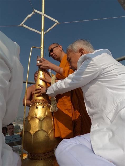 “สุวัจน์” ประธานพิธีสมโภชฉัตรทองคำและสรงน้ำพระมหาโพธิเจดีย์ พุทธคยา ใน