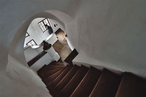 Look Inside Bran Castle The Real Life “draculas Castle” Teen Vogue