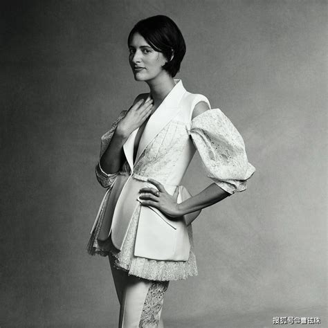 菲比·沃勒 布里奇，12月美国版《vogue》封面摄影 搜狐大视野 搜狐新闻
