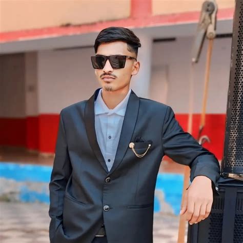 Babu 👀 Babu Sandra • Threads Say More