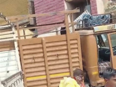 Ballast Filled Highway Brake Failed 5 Vehicles Collided One Person