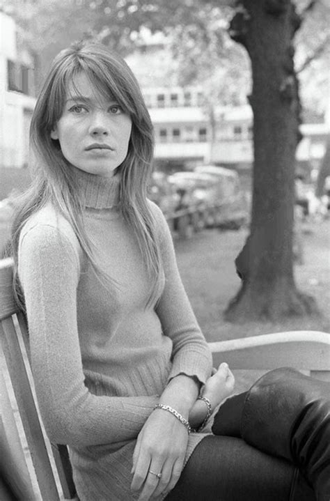 40 Fascinating Black And White Photographs Of Françoise Hardy In London