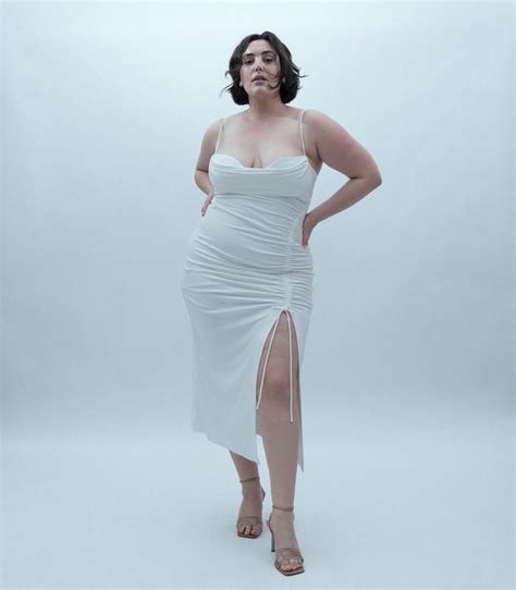 「andrea Boutin」おしゃれまとめの人気アイデア｜pinterest｜curvy Goddesses