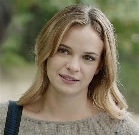 Danielle Panabaker Scrolller