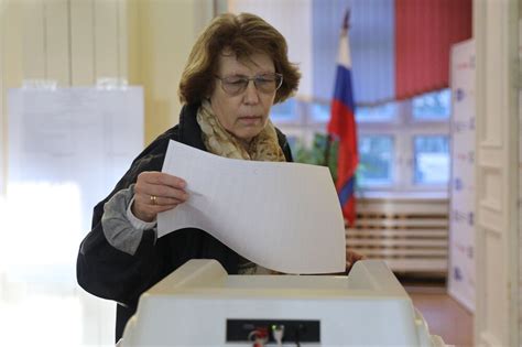 Памфилова заявила что ЦИК получил сообщения о возможных нарушениях из