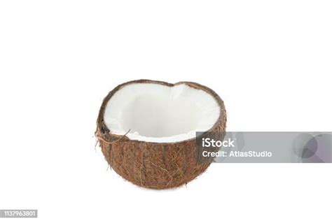 흰색 배경에 고립 된 반 익은 코코넛 0명에 대한 스톡 사진 및 기타 이미지 0명 과일 반면 Istock