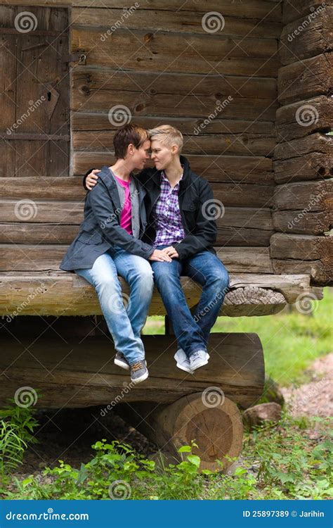 Due Lesbiche Immagine Stock Immagine Di Felice Abbraccio 25897389