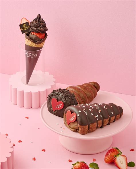 고디바 Godiva🍫 고디바 베이커리 Exclusive 시즌한정 신메뉴 출시 고디바 베이커리 2종 And 아이스크림을 소개합니다 부드럽고 쫄깃한 초코 소라빵 안에 진한