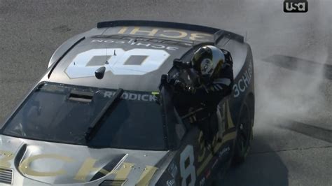 Video Tyler Reddick Has Mishap During Celebratory Burnout