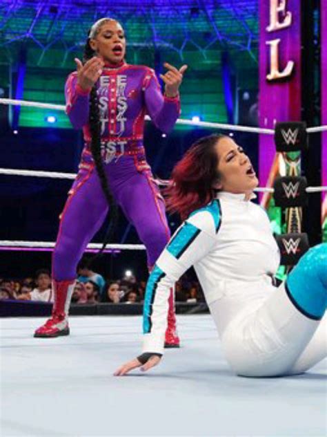 Full Match Bianca Belair Vs Bayley Raw Womens Title Match Crown
