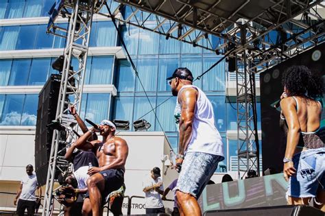 Photos All The Soaking Wet People We Saw At Flo Ridas Tampa Pool