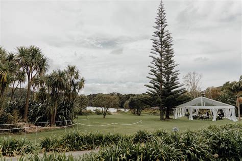 Izzy And Fraser Real Wedding Portfolio Twelve Tables