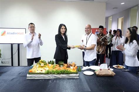 AladinMall Resmi Tempati Kantor Baru HT Congrats