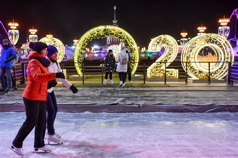 Moscow Unveils A Winter Fairytale At Europe S Largest Ice Rink The Moscow Times