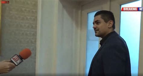 Радостин Василев към репортер на ПИК Кирил Петков изпадна в истерия защото ви видя ВИДЕО