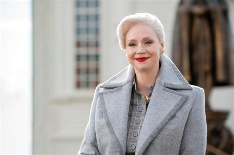 Netflix presentó un nuevo trailer de Merlina confirmando al actor