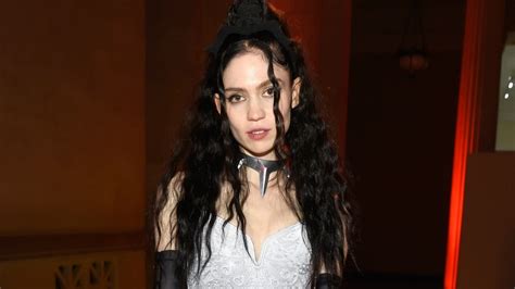 Grimes Seemingly Gets Plastic Surgery Elf Ears Announces Finished Album Entertainment Tonight