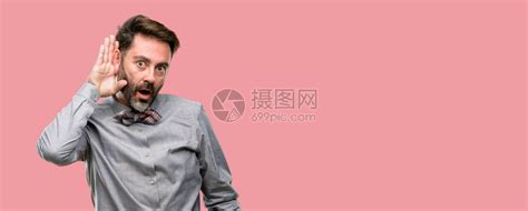 胡子和弓领带紧握着手的耳朵高清图片下载 正版图片505230148 摄图网