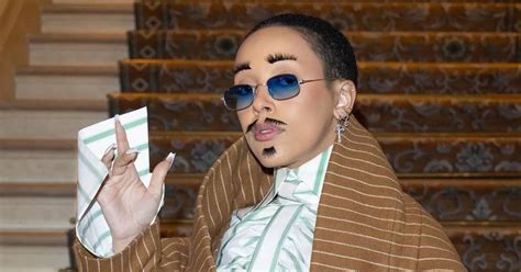 Doja Cat Wears Moustache And Beard Made Of False Eyelashes At Paris