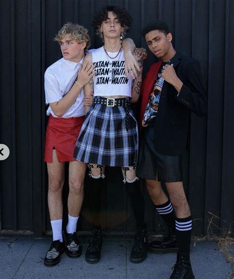 Feminine Guys Aesthetic Outfits Aesthetic Ftm Outfits Cool Outfits Pretty People Beautiful