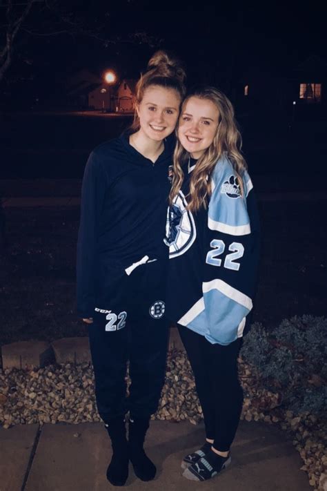 Pin av Genesis Cervantes på Hockey Outfit