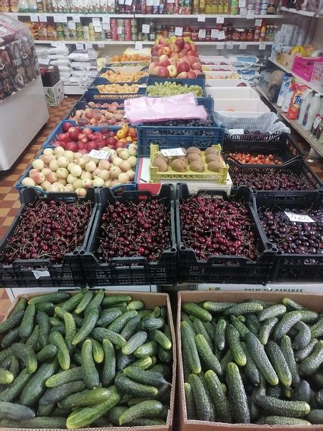 В нашем магазине большой ассортимент свежих овощей и фруктов Ждём Вас за покупками ВКонтакте