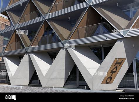 Office Building The Cradle By Hpp Architekten Innovative Timber Hybrid