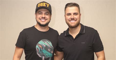 Dupla de Cristiano Zé Neto enfrenta doença no pulmão Saiba estado de saúde do cantor Purepeople